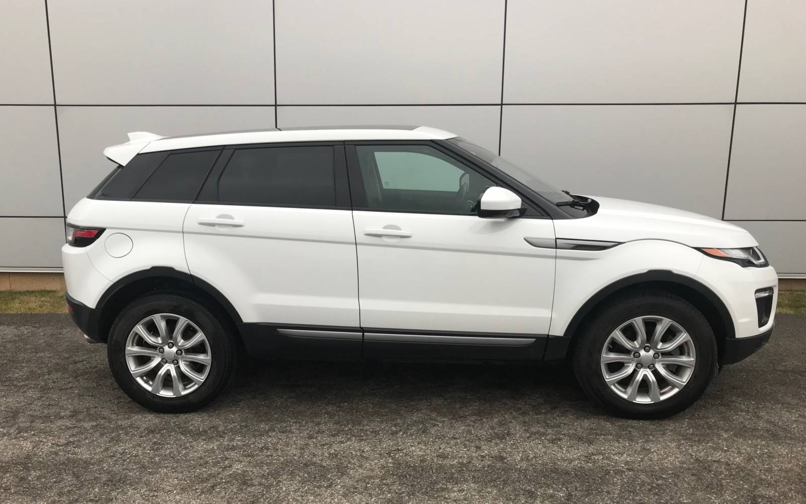 Land Rover Lease Takeover in St Catharines, ON: 2018 Land Rover Range ...